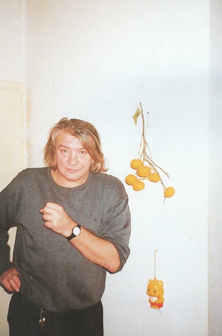 Frank Milner: Monet - Crveni Peristil